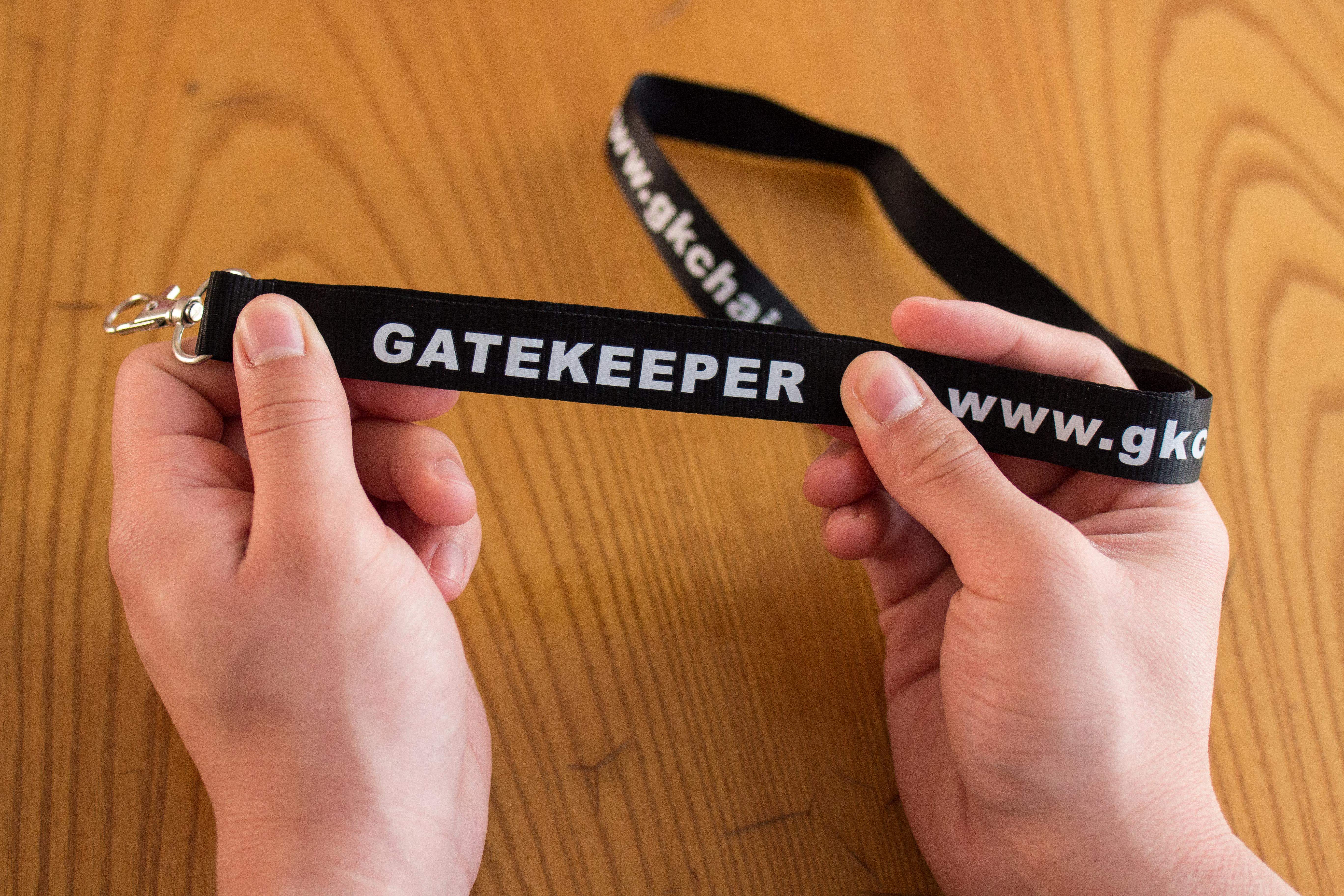 How to wear your GateKeeper Halberd Token: Lanyard or Retractable Badge ...
